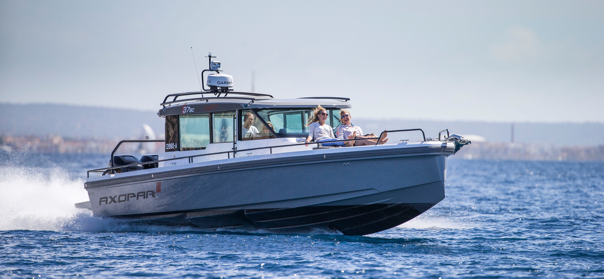 Axopar Menorca | 37 SPORTS CABIN