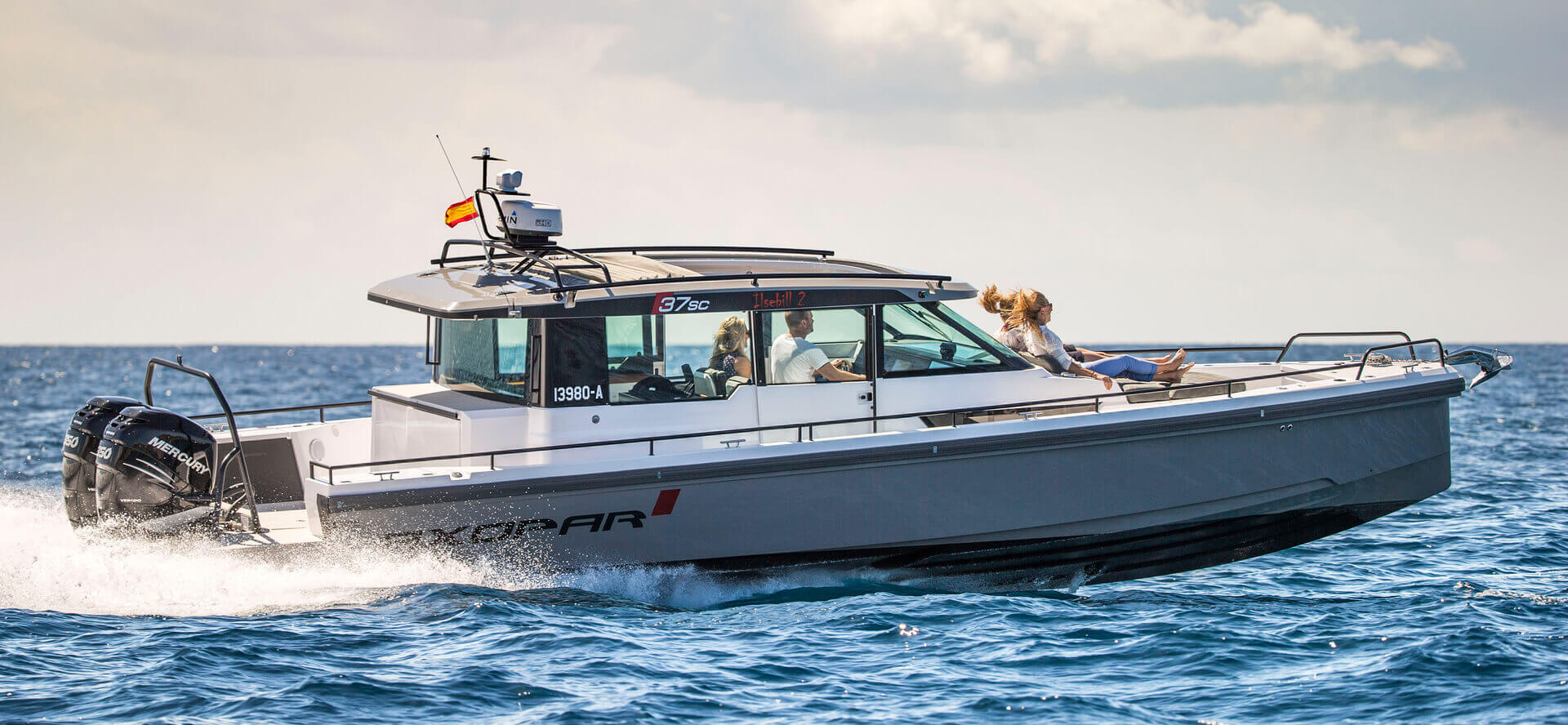 Axopar Menorca | 37 SPORTS CABIN
